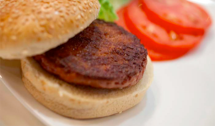 Beef supply chain 'benefiting from burger sales boost' - FarmingUK News