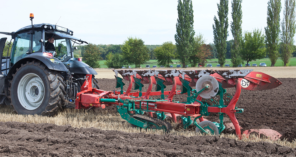 Kverneland i-Plough launched at Lamma - FarmingUK News