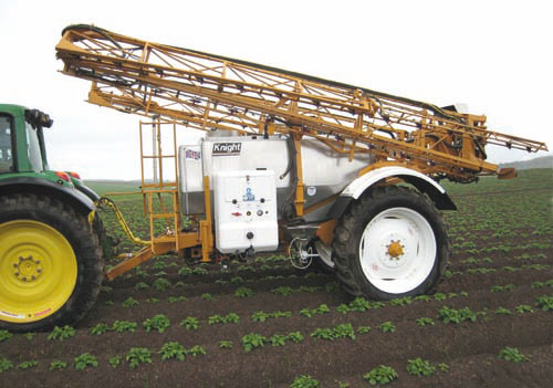 High tech crop sprayer starts work in Fife - FarmingUK News